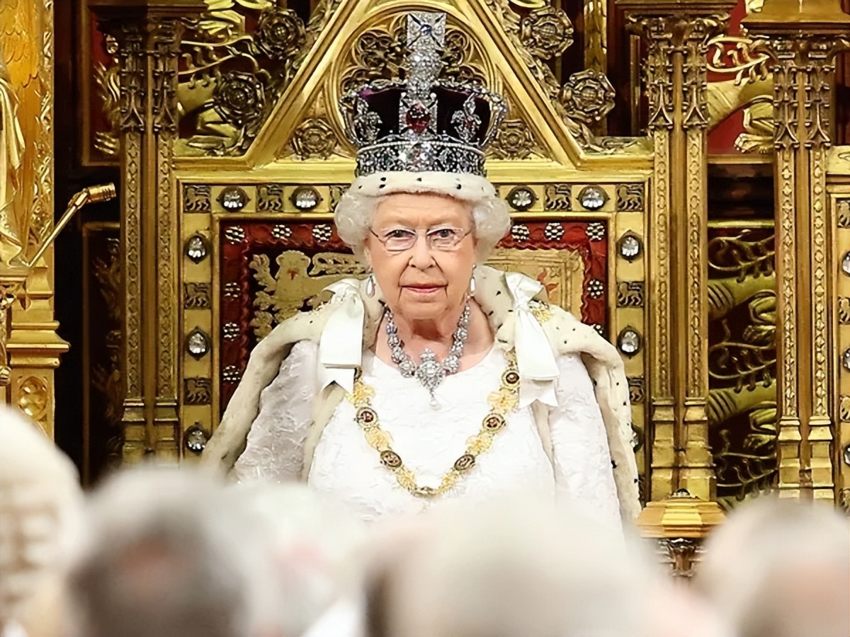What is the order of succession to the British throne, and how can one ...
