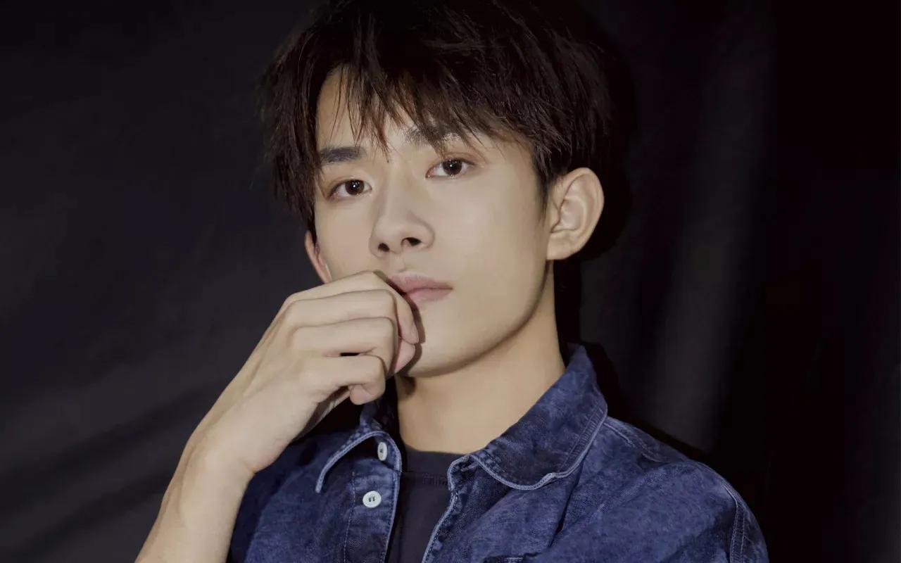 Small gossip: Cheng Yi, Chen Feiyu, Song Zuer, Xiao S, Yi Yangqianxi ...