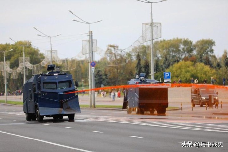 "Predator" anti-riot water cannon vehicle, this side face is a bit like ...
