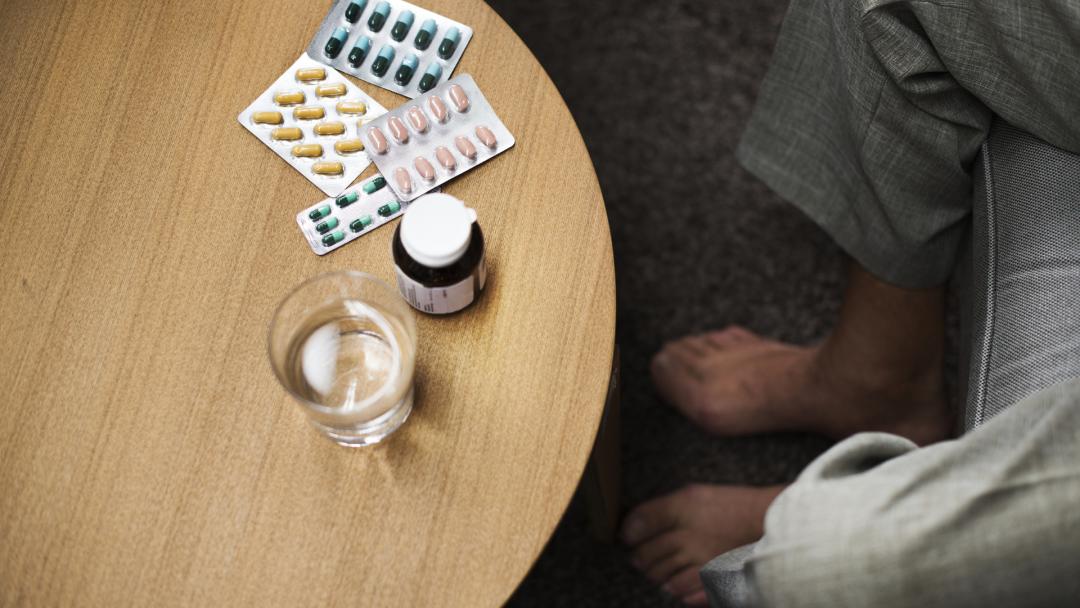 Can patients secretly take medicine if they refuse to take it? Doctors ...