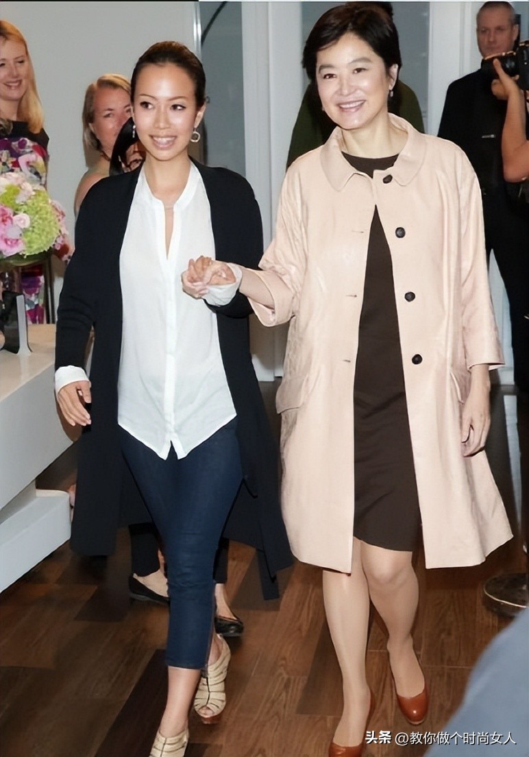 There is a kind of eccentricity called Brigitte Lin's two daughters ...