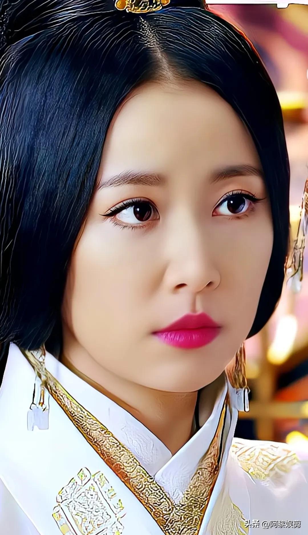 Lin Xinru's face value is at its peak, she was so beautiful when she ...