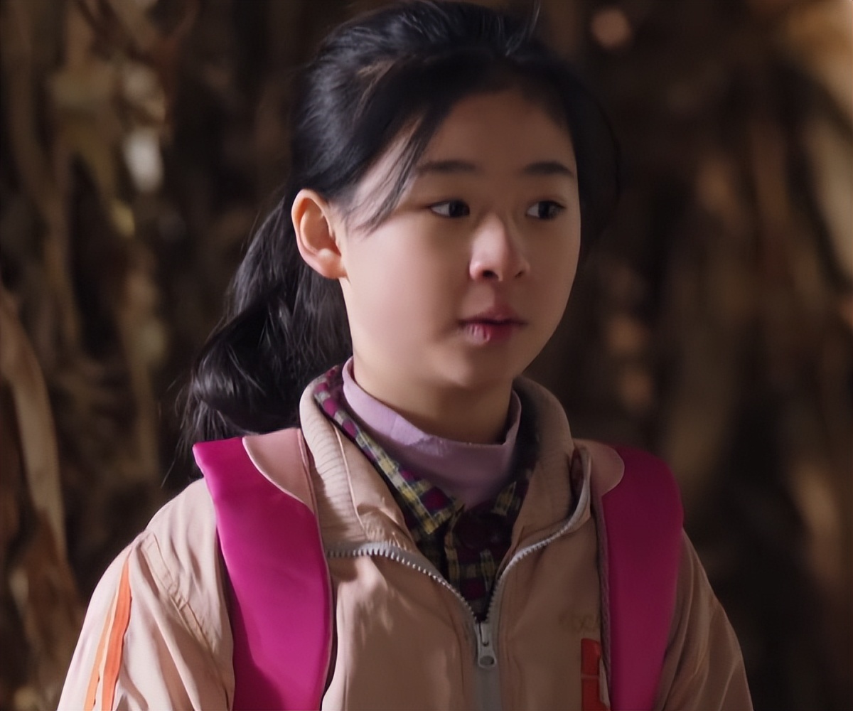 Remember Liu Weixi in "Glory of Our Fathers". Although she is only 11 ...