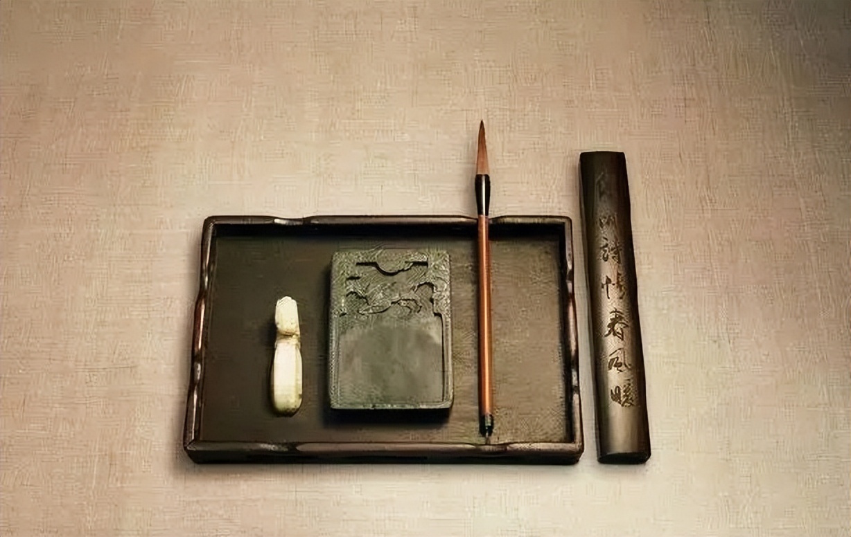 Small ceramic inkstone drops contain historical traces, in the ...