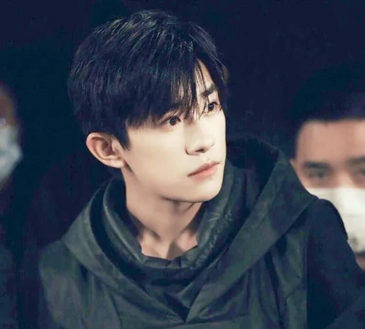 Yi Yangqianxi: She was once overly hoped for by her mother, but now she ...