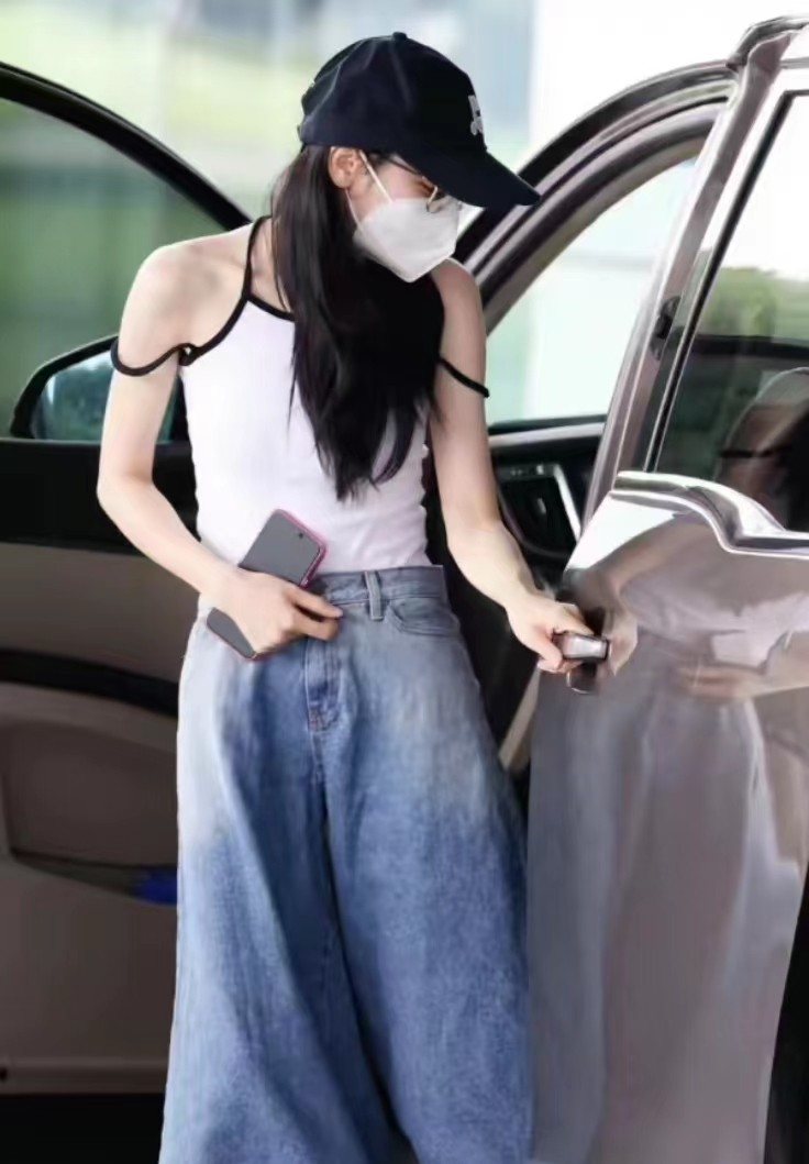 Reba's nose was injured in the recording program, and the lifting ...