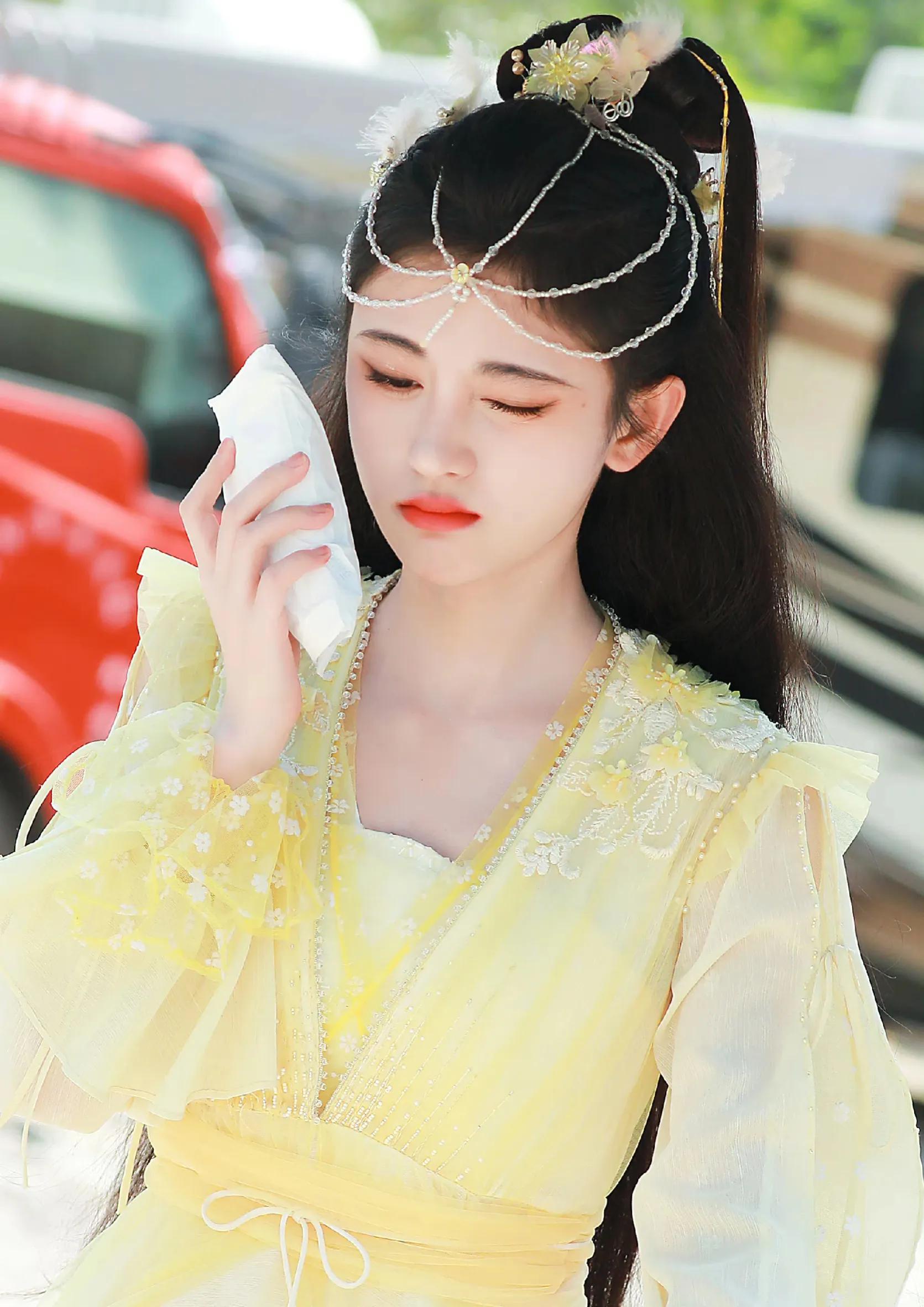 Ju Jingyi - iMedia