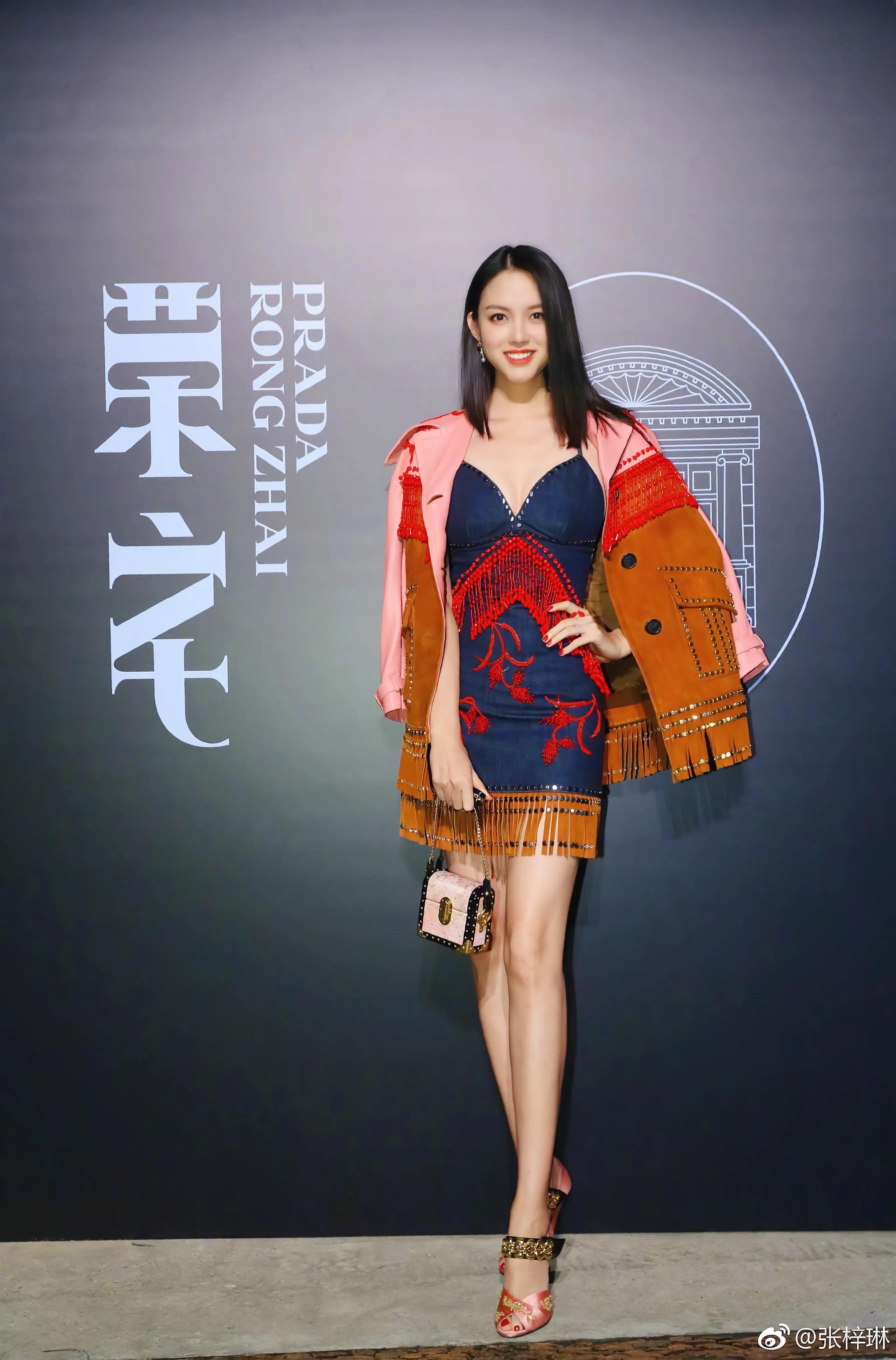 Can this be compared?Supermodel Zhang Zilin vs popular star Reba vs Lin ...