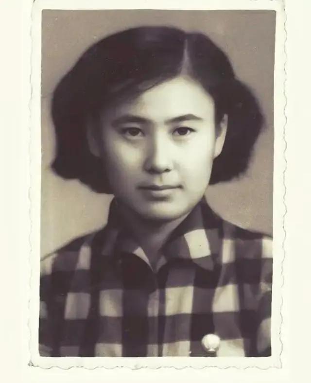 Actor Jiang Wenli: A family of three sisters, the elder sister is more ...