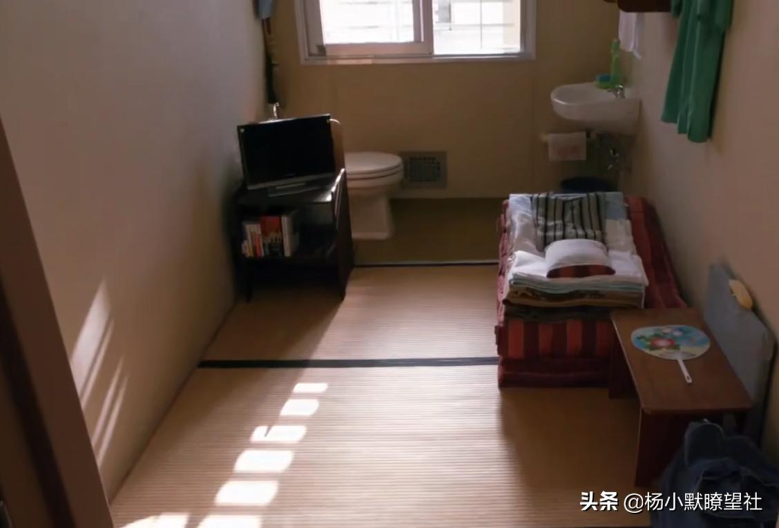 Japanese prisons: prisoners wear green prison uniforms, they must raise ...