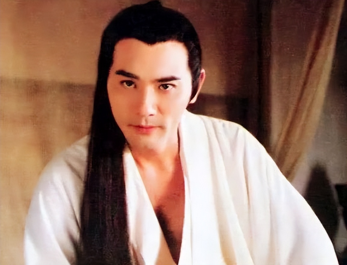 Zhou Xun and Chen Hong fell in love with him at first sight. They were ...