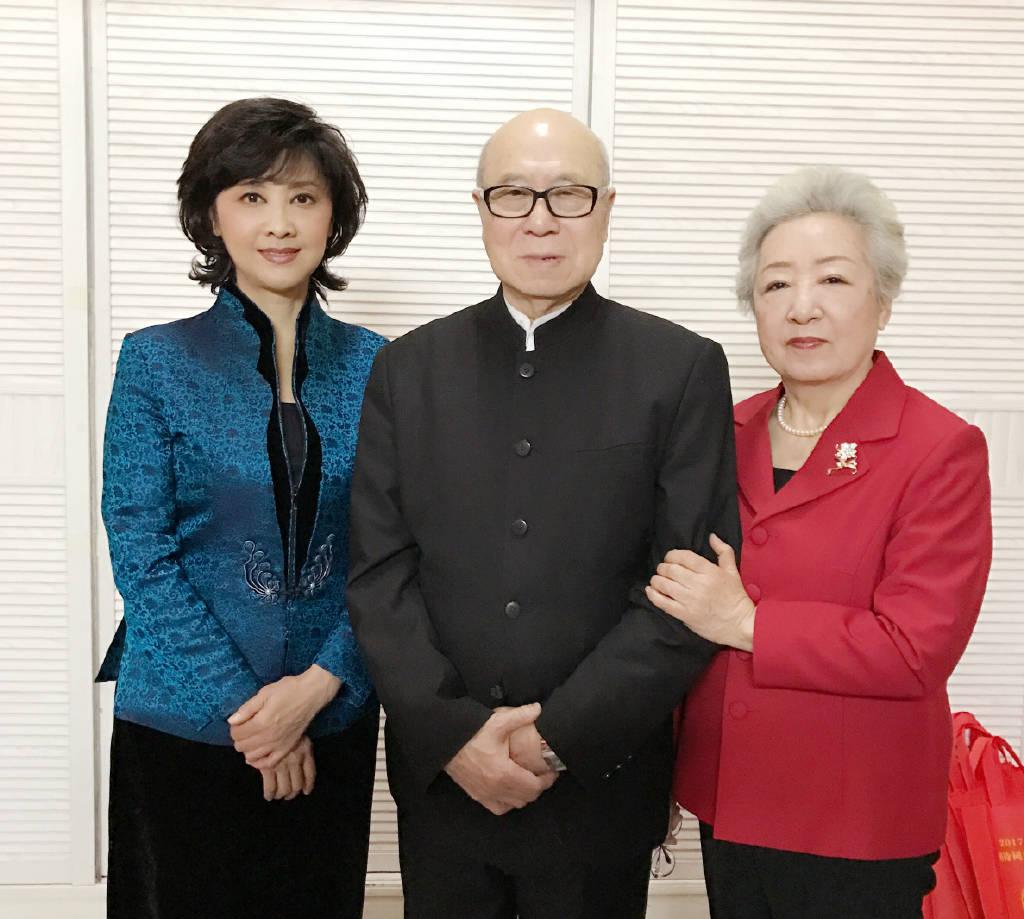 The 60-year-old "young brother and sister", the famous actor Zhu Lin ...