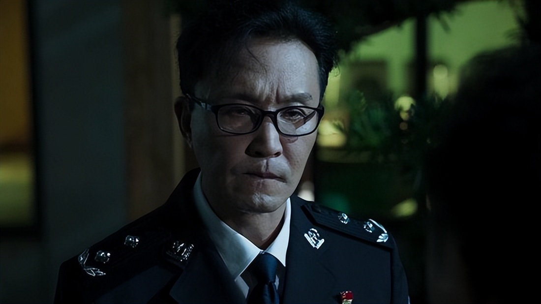 Wu Gang and his wife, Yue Xiuqing, have been in love for 30 years, but ...