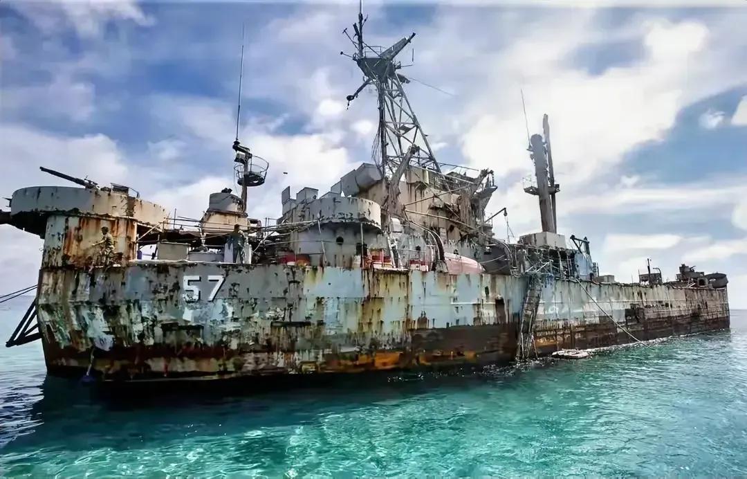 The Ronald Reagan aircraft carrier is approaching. If there is a battle ...