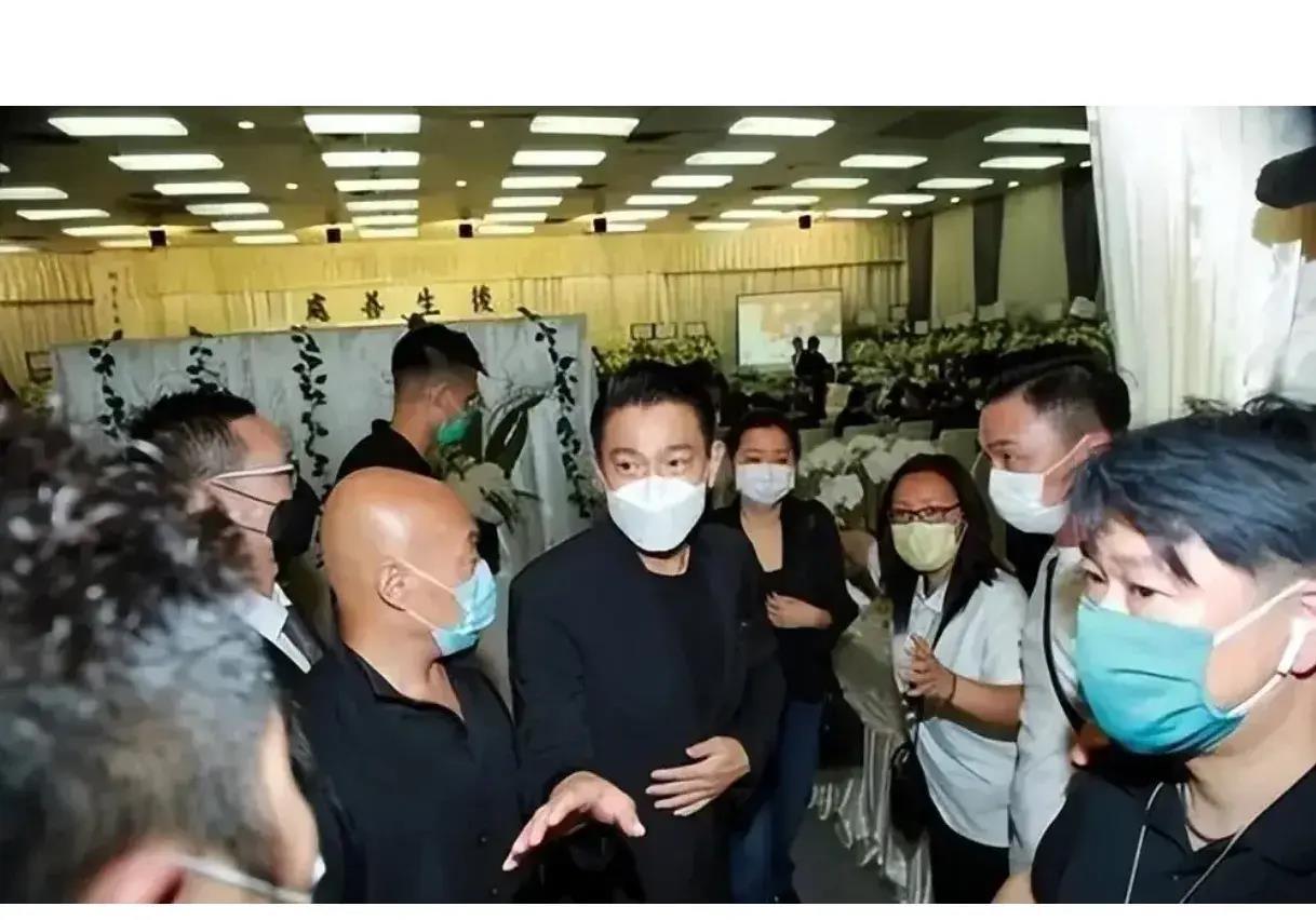 After Liu's father passed away, the six brothers and sisters gathered ...