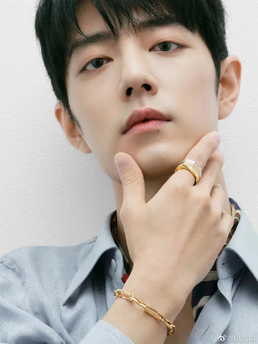 Xiao Zhan's latest blockbuster film, shot from the upward angle ...