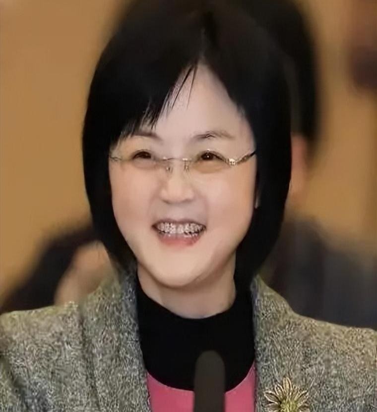 There are 24 safes in the tiger lady's 140 million mansion? All filled ...