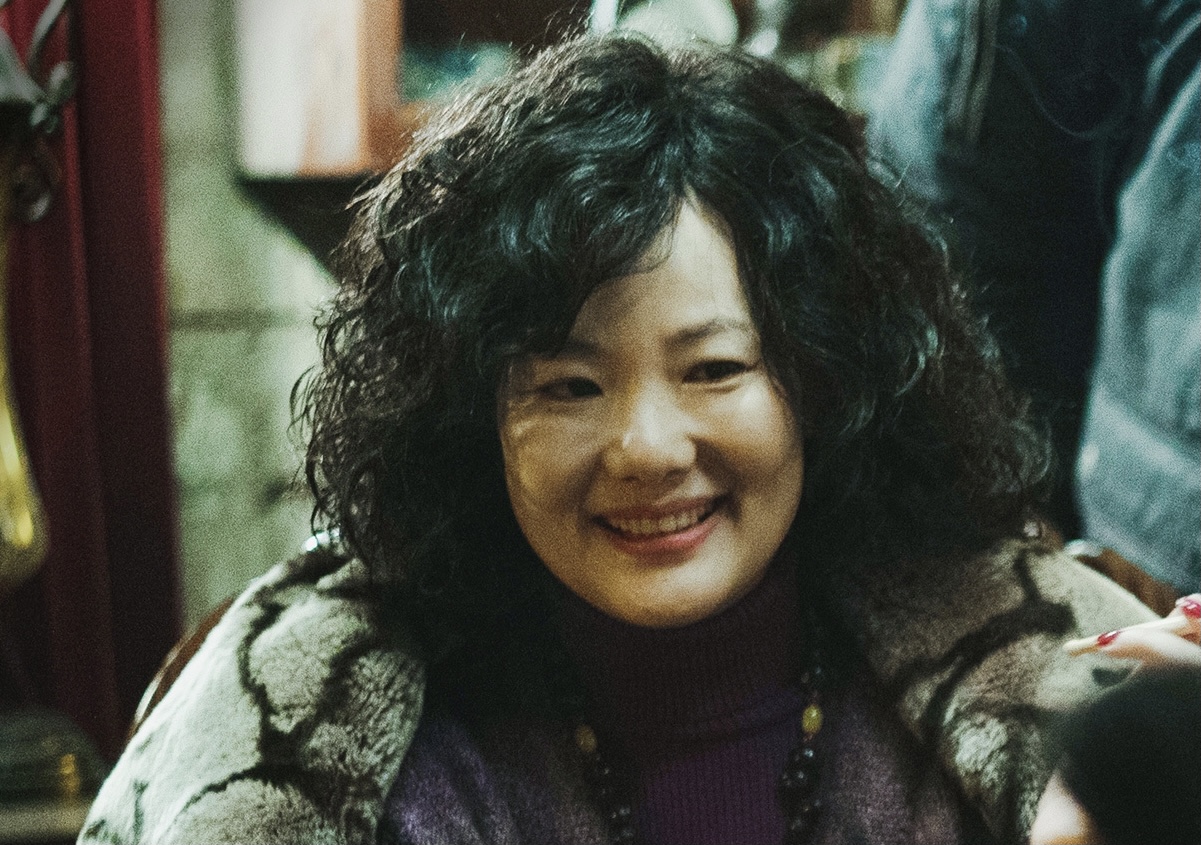 Three suspicious objects of Lao Chaofeng in the movie "Antique Bureau ...