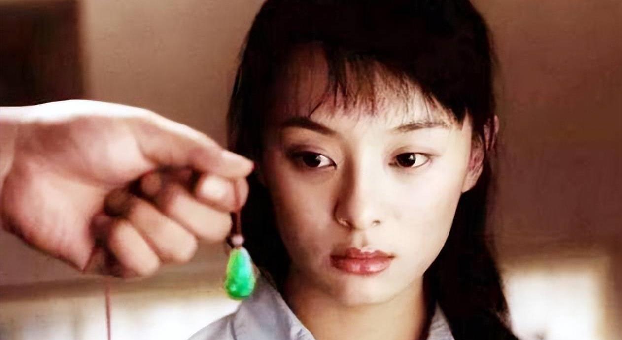 Sun Li shows off her slender legs in a beautiful photo! The charm of ...