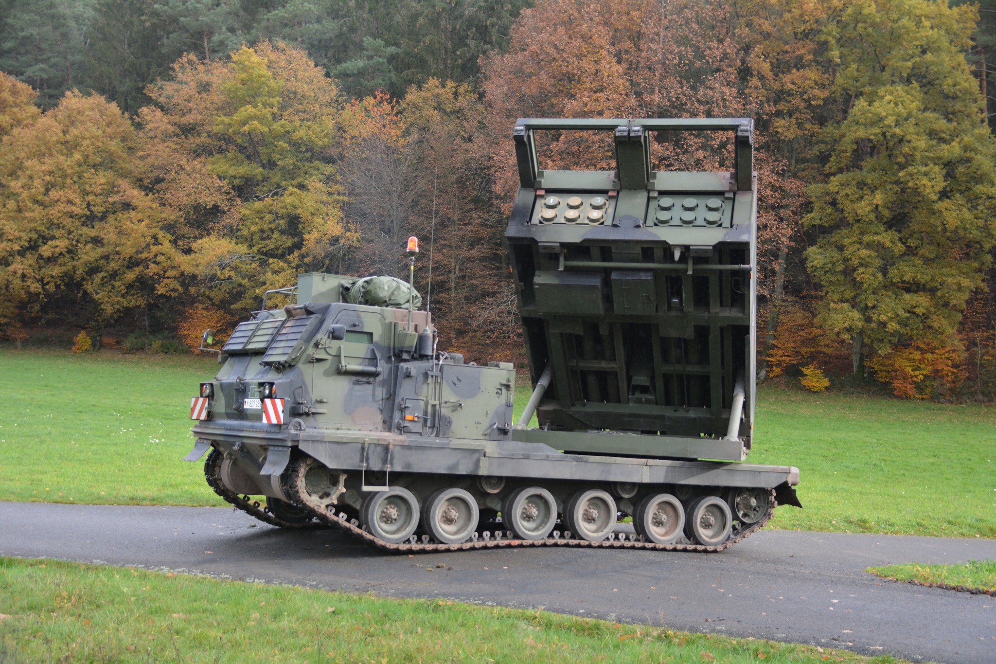 Gulf famous M270 multiple rocket launcher - iMedia