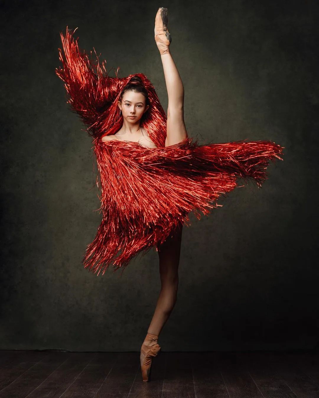 Beautiful ballet photography: the upper body is suffocating, and the ...