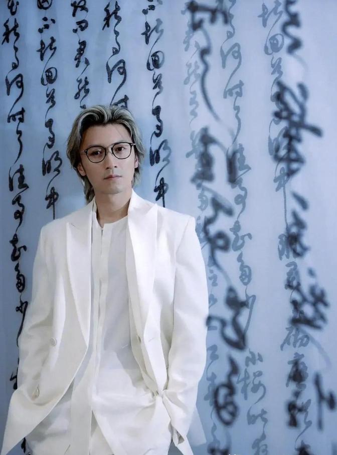 One night at the Shanghai Film Festival, the "white-haired" chef ...