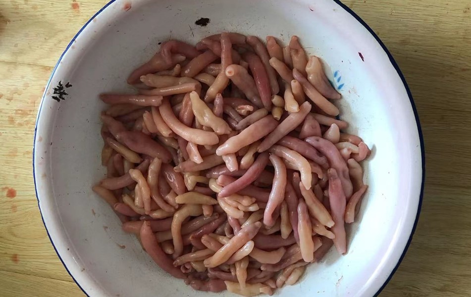 In winter, don't feel soft when you encounter sea intestines. Now it's ...