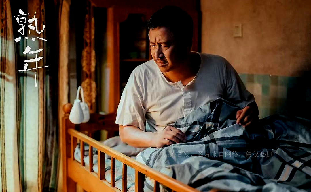 Zhang Guoqiang and Wang Yanlin played the role of father and son in "Mature Years". Not only did ...