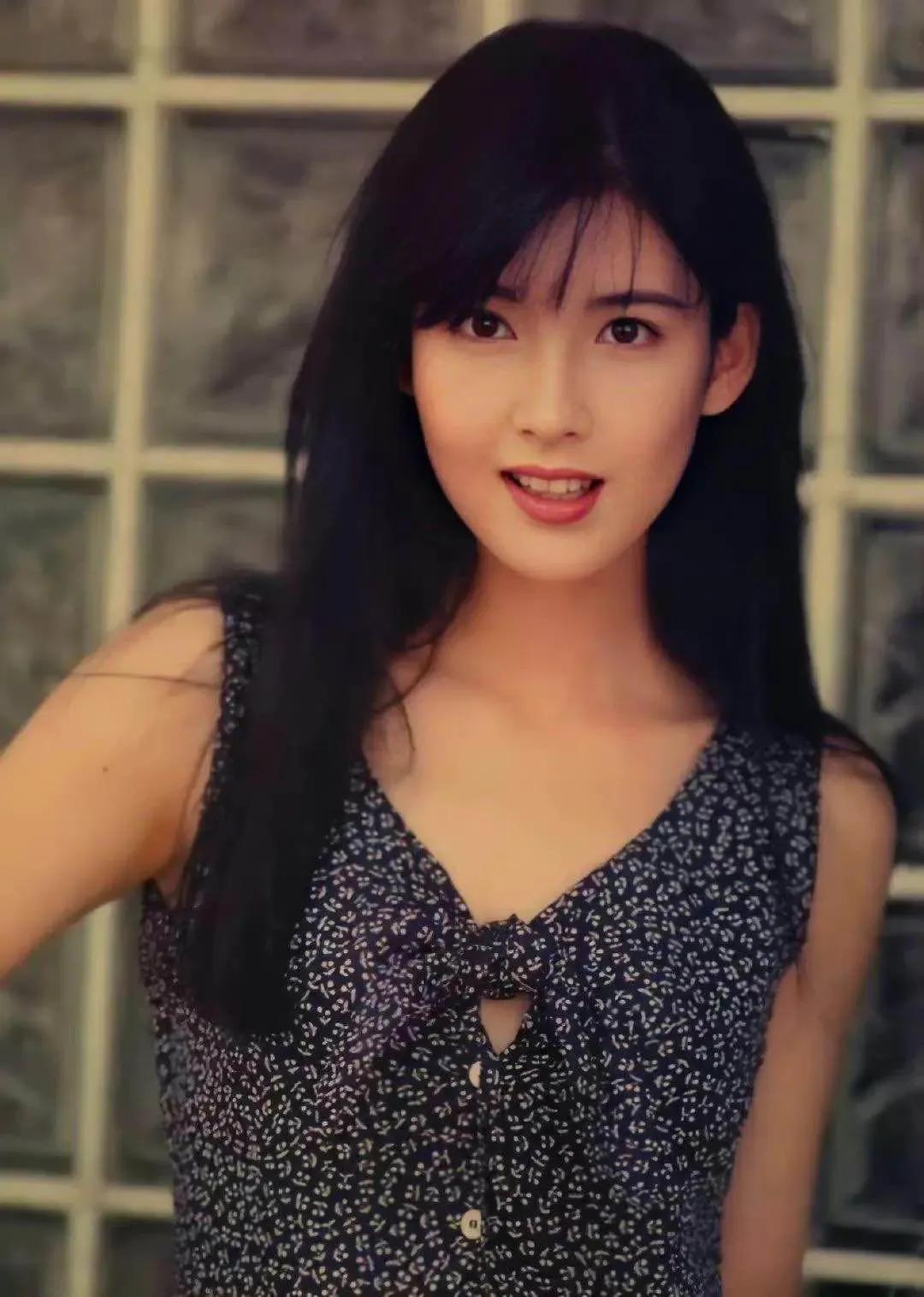 In my heart, Zhou Huimin is the standard of "Hong Kong style beauty ...