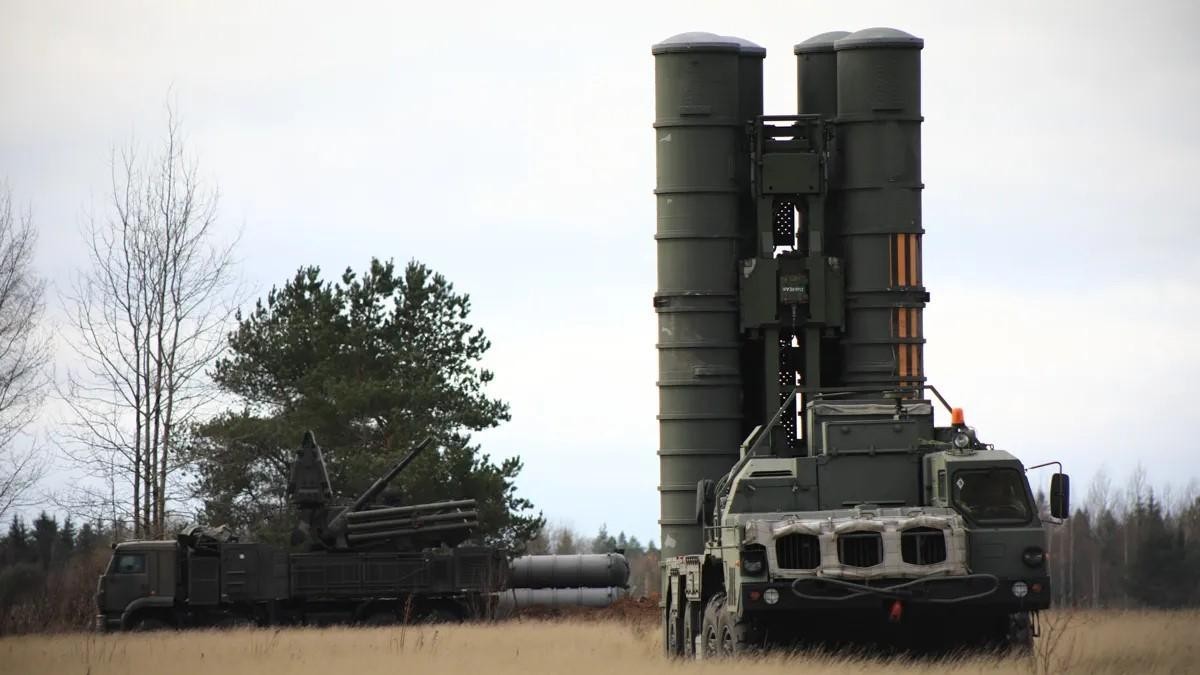 Grab your brother's job? The Russian S-300V4 shot down the Ukrainian fighter plane 217 ...