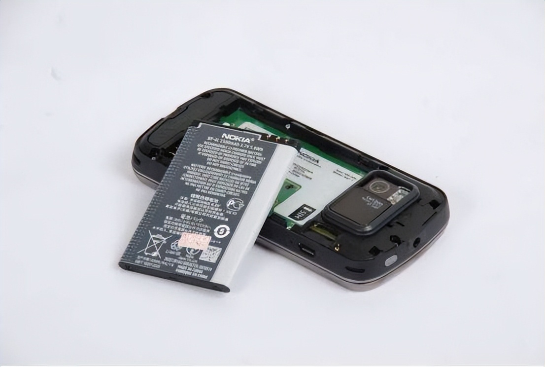 Is it feasible to install AA battery in iPhone? The return of mobile ...