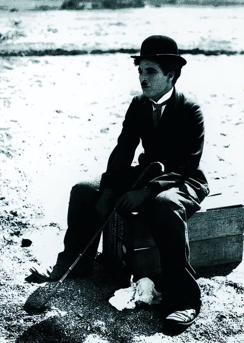In this film, Chaplin perfectly exposed the complexity of human nature ...