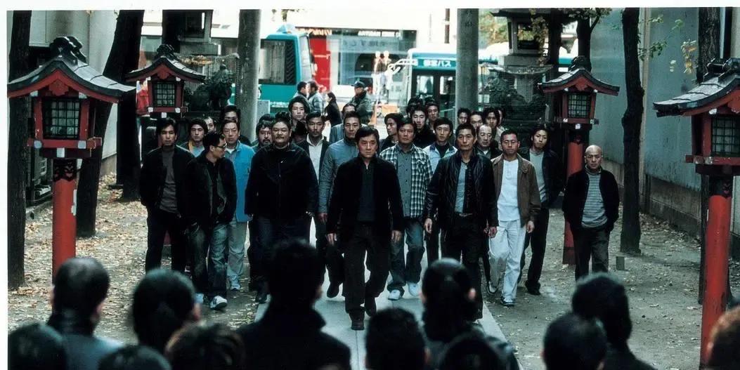 He invested 200 million to make films, and the daily box office was ...