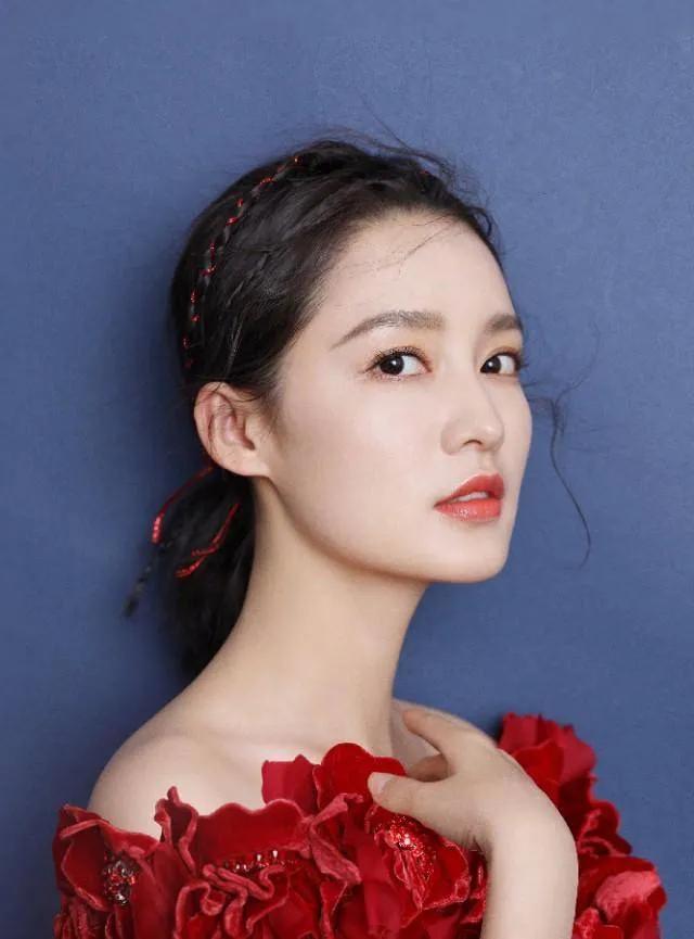 Beautiful Qin Qinzi Li Qin: underwear endorsement pictures, beautiful ...