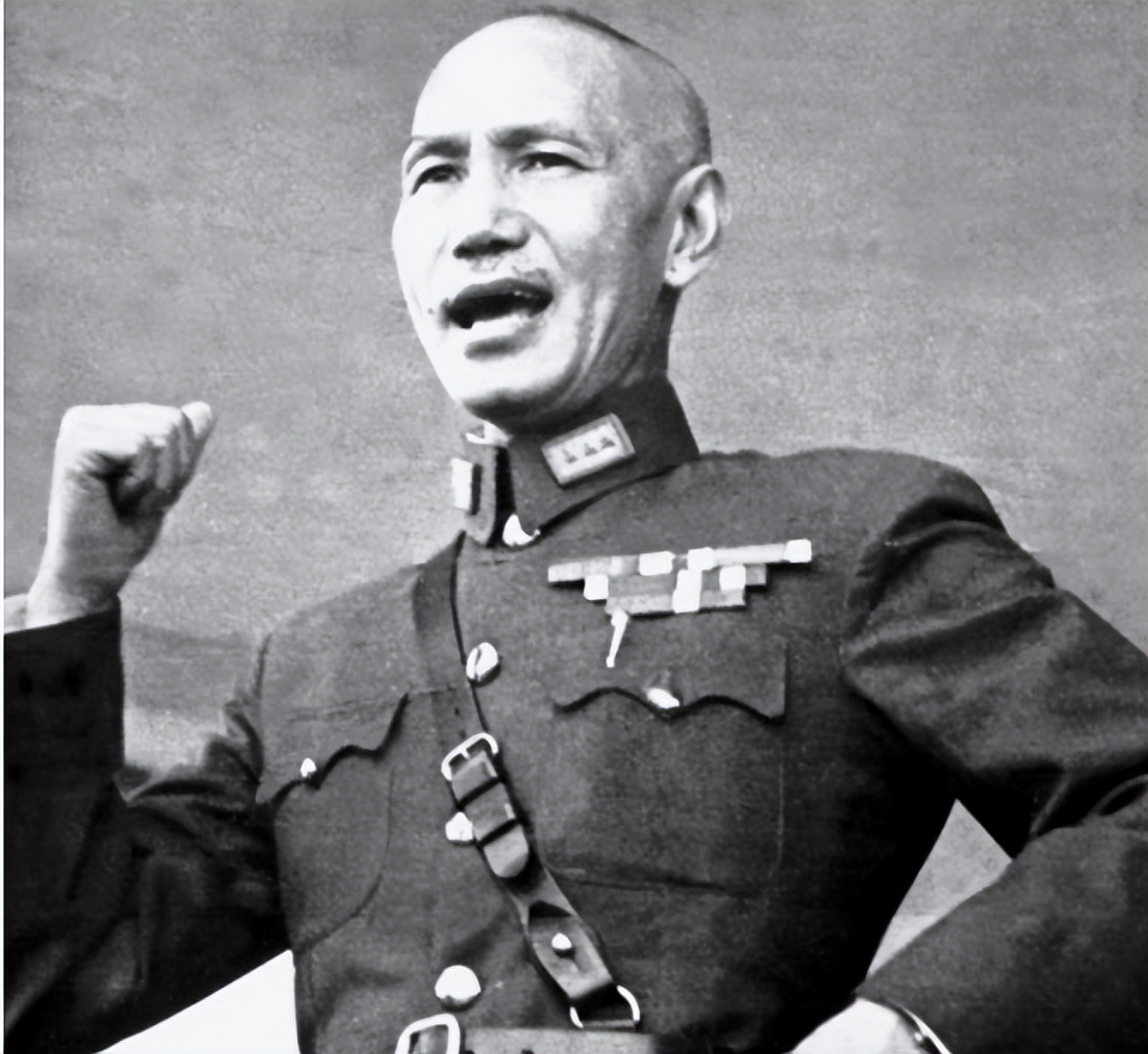 Chiang Kai-shek was hit by a flying car accident in his later years ...