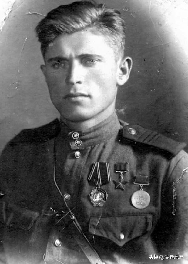 "German tanks passed over my head three times" armor-piercing soldier ...