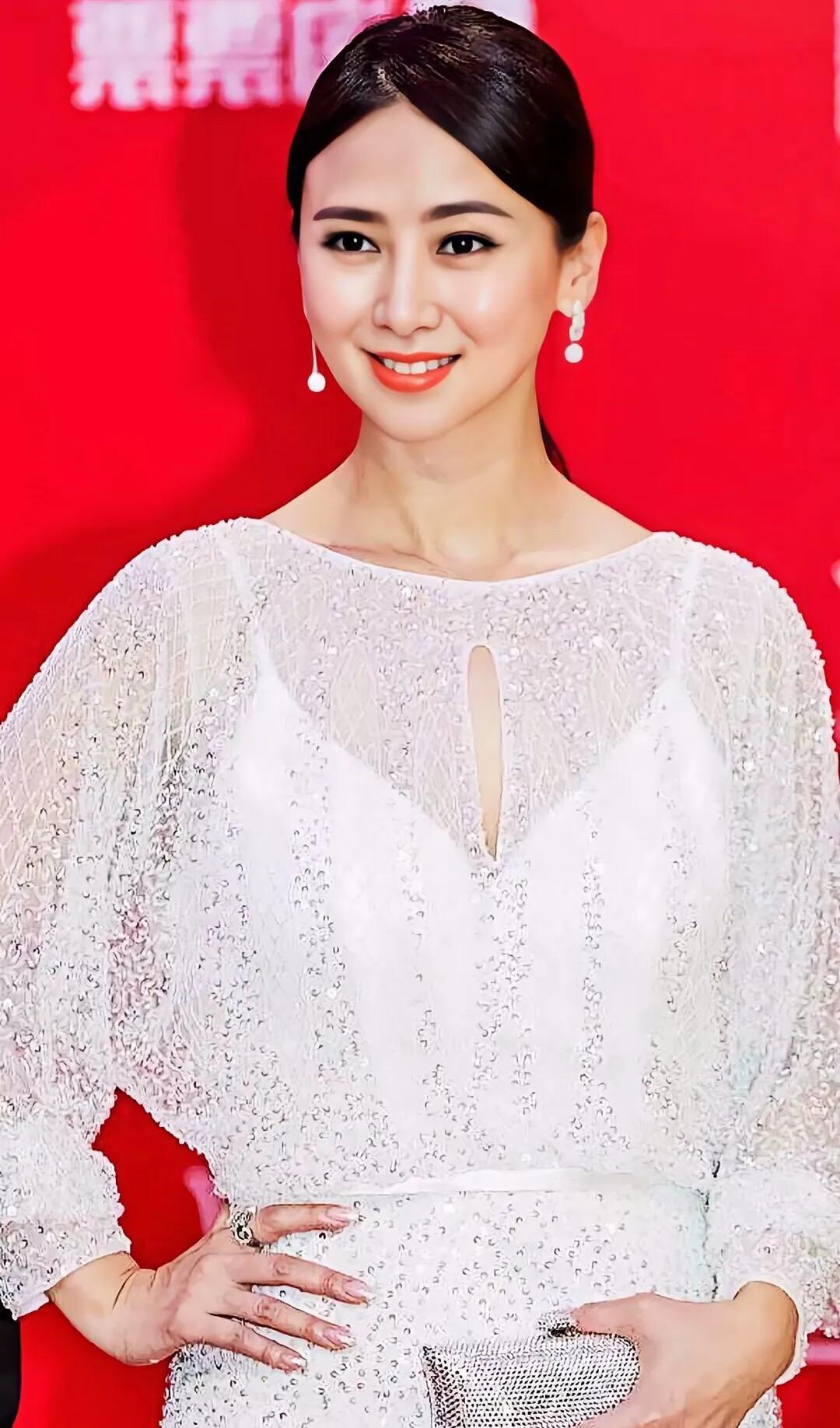 Weng Hong of actress appreciation - iNEWS