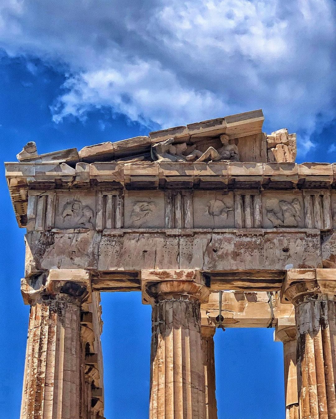 What influence does the unique historical architectural style of Greece ...