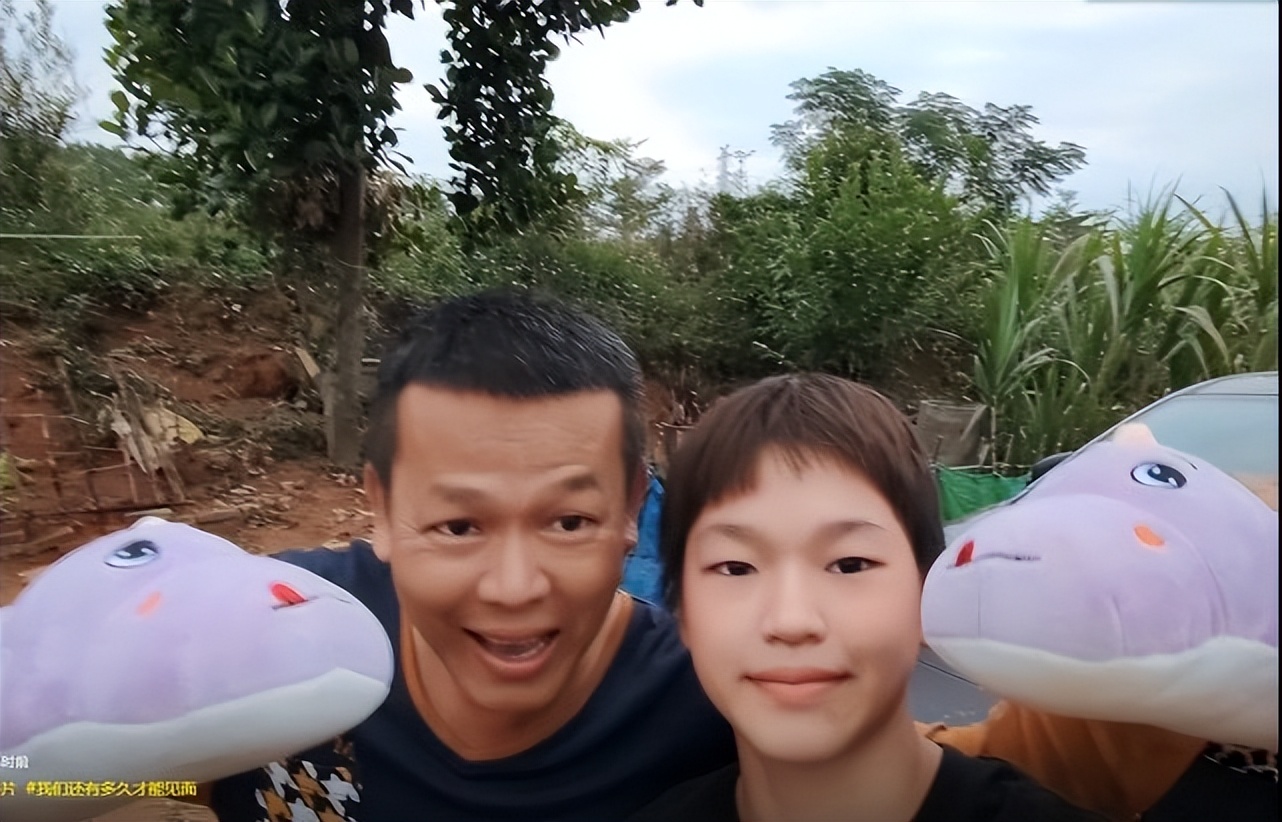 Warm! Quan Hongchan went back to her hometown to visit relatives and ...