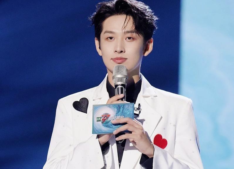 "100 Lights": In addition to the two pillars of He Jiong and Wang Han ...