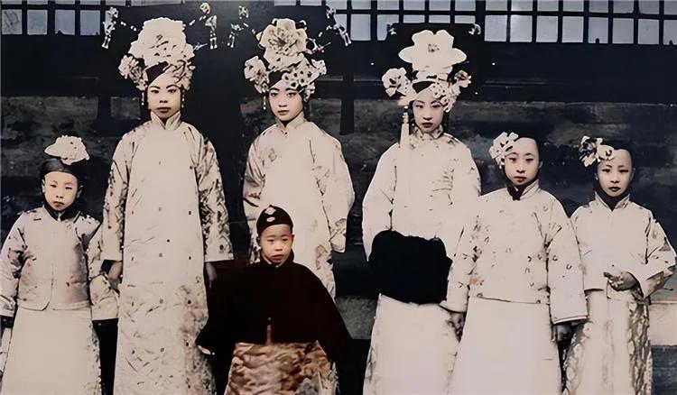 After the fall of the Qing Dynasty, what happened to the Grids? - iNEWS