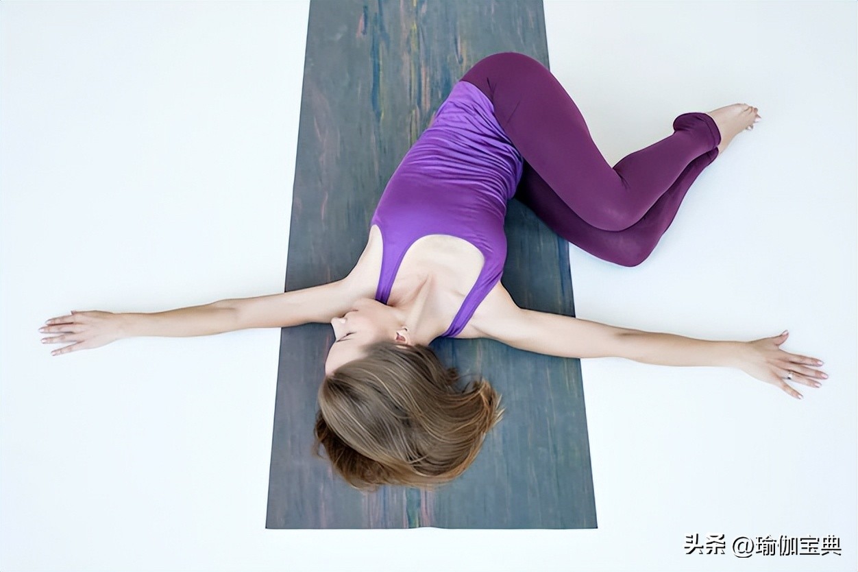 3 Oblique Yoga Exercises For Women To Help Stabilize Your Spine And ...