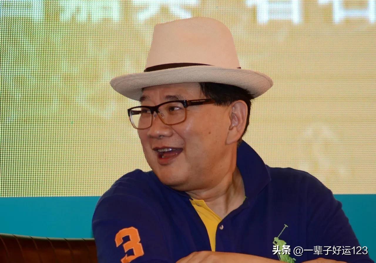 Among the male hosts in Shanghai who love to wear hats the most, who is ...