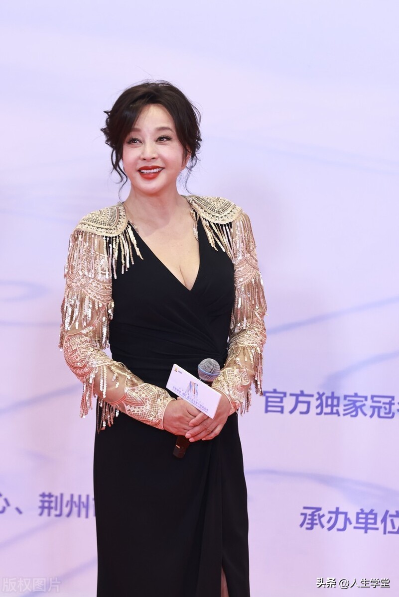 Keeping the heart of a girl forever, how Li Xiaoqing traveled through ...