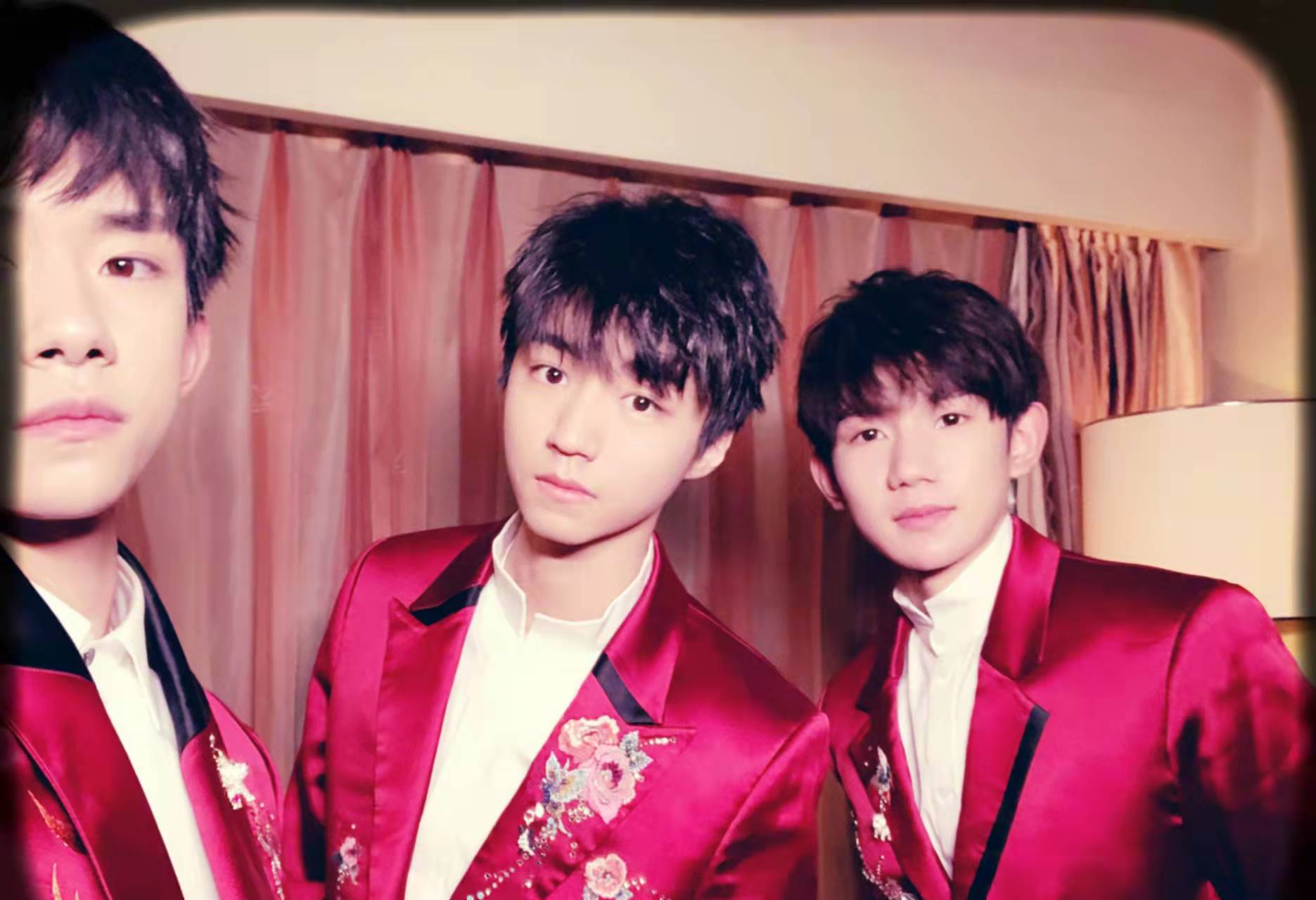 Watching star Yi Yang Qianxi on New Year's Eve, and watching "Watergate Bridge" on New Year's ...