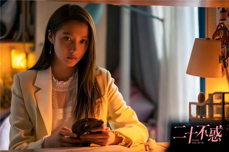 Guan Xiaotong Niu Junfeng filmed "Twenty Do Not Confused 2", the handsome man and beauty are ...