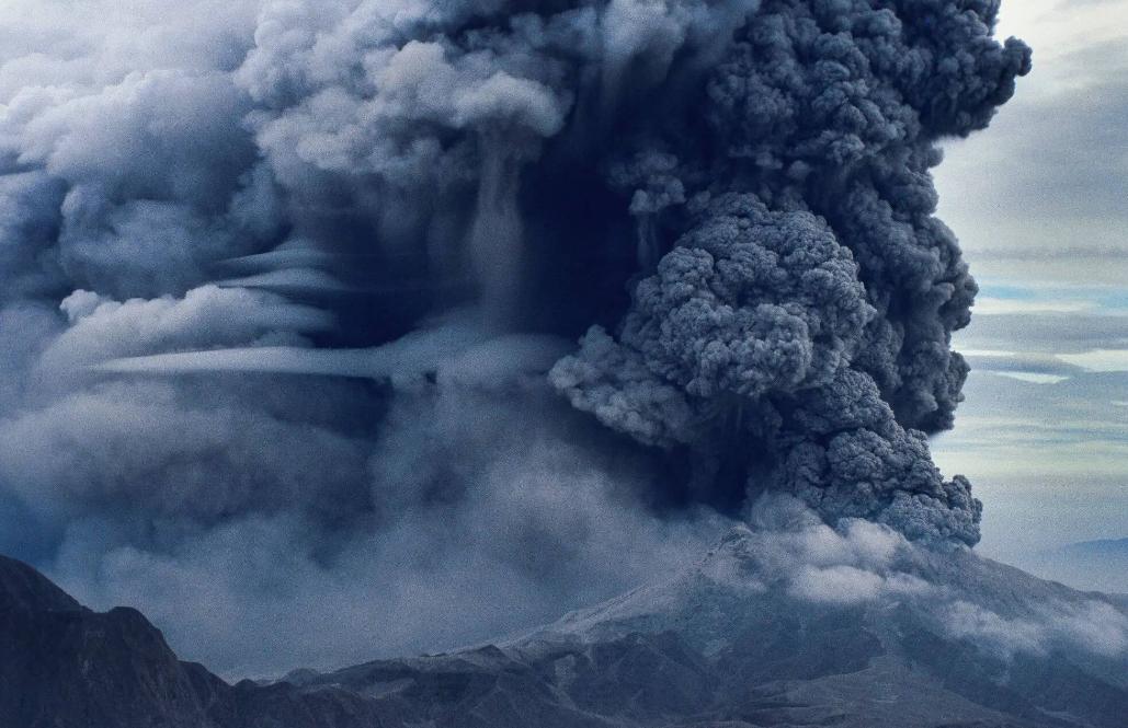 Volcanic Eruptions: Earth's Most Spectacular And Dangerous Natural ...