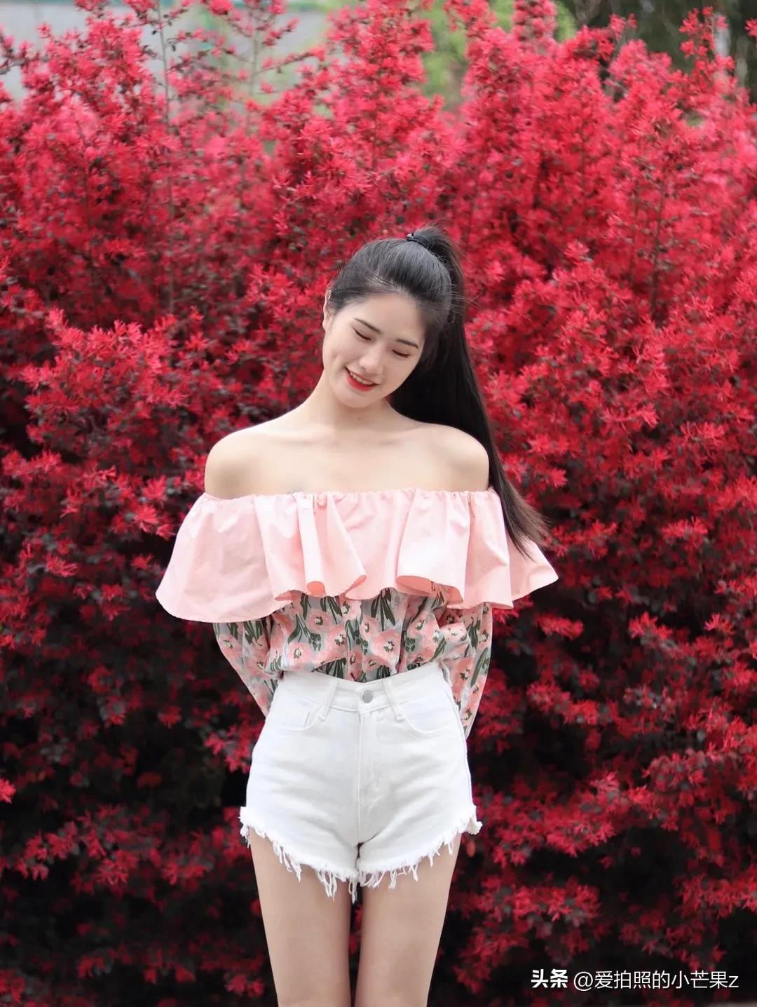 Small dimples, long eyelashes - iNEWS