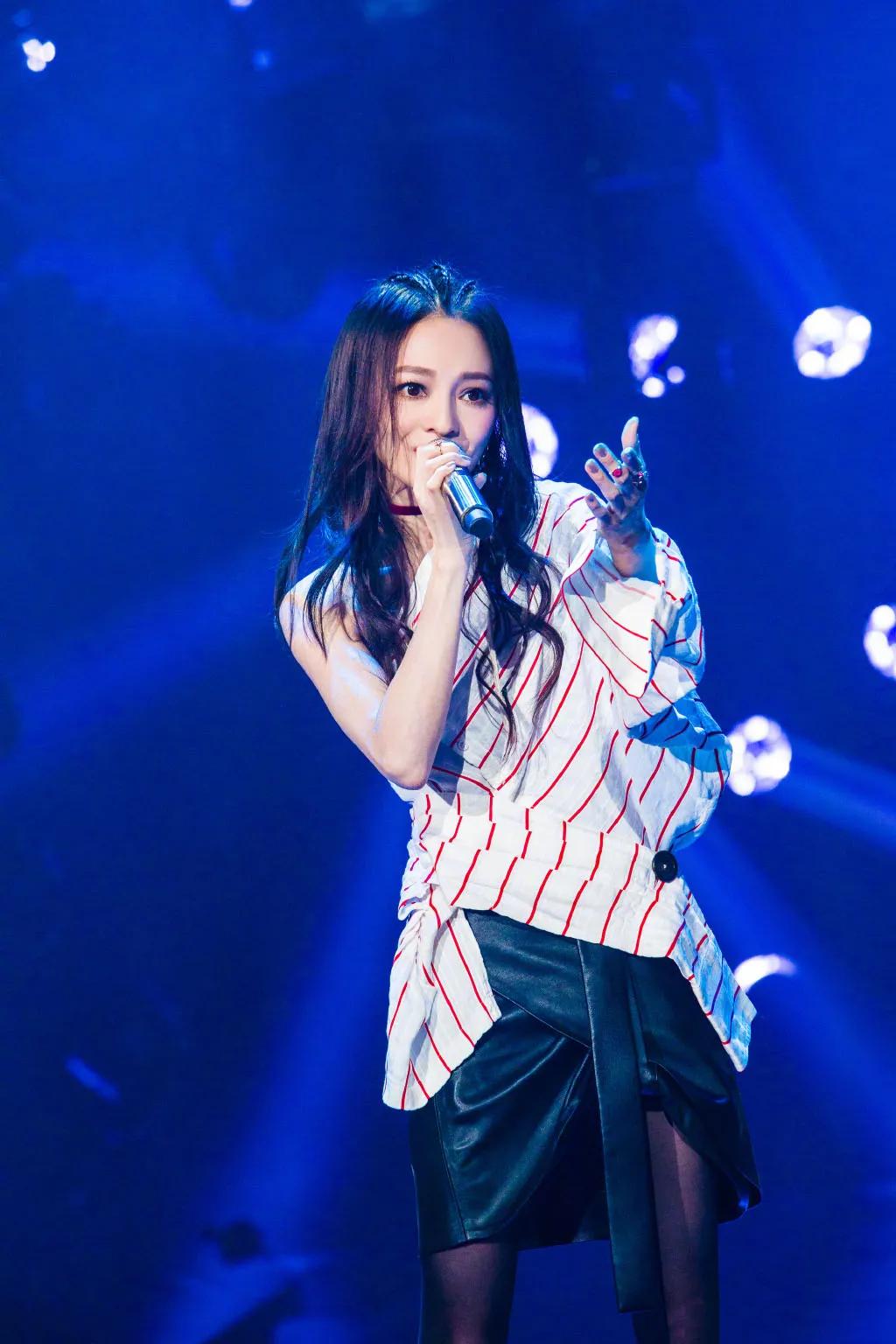 Angela Chang, beautiful and moving female singer - iNEWS