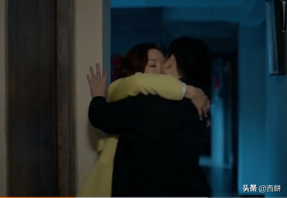 Yang Qianyao and Zhang Zhilin kiss and spin 8 circles Netizens: Are you dizzy? - iNEWS